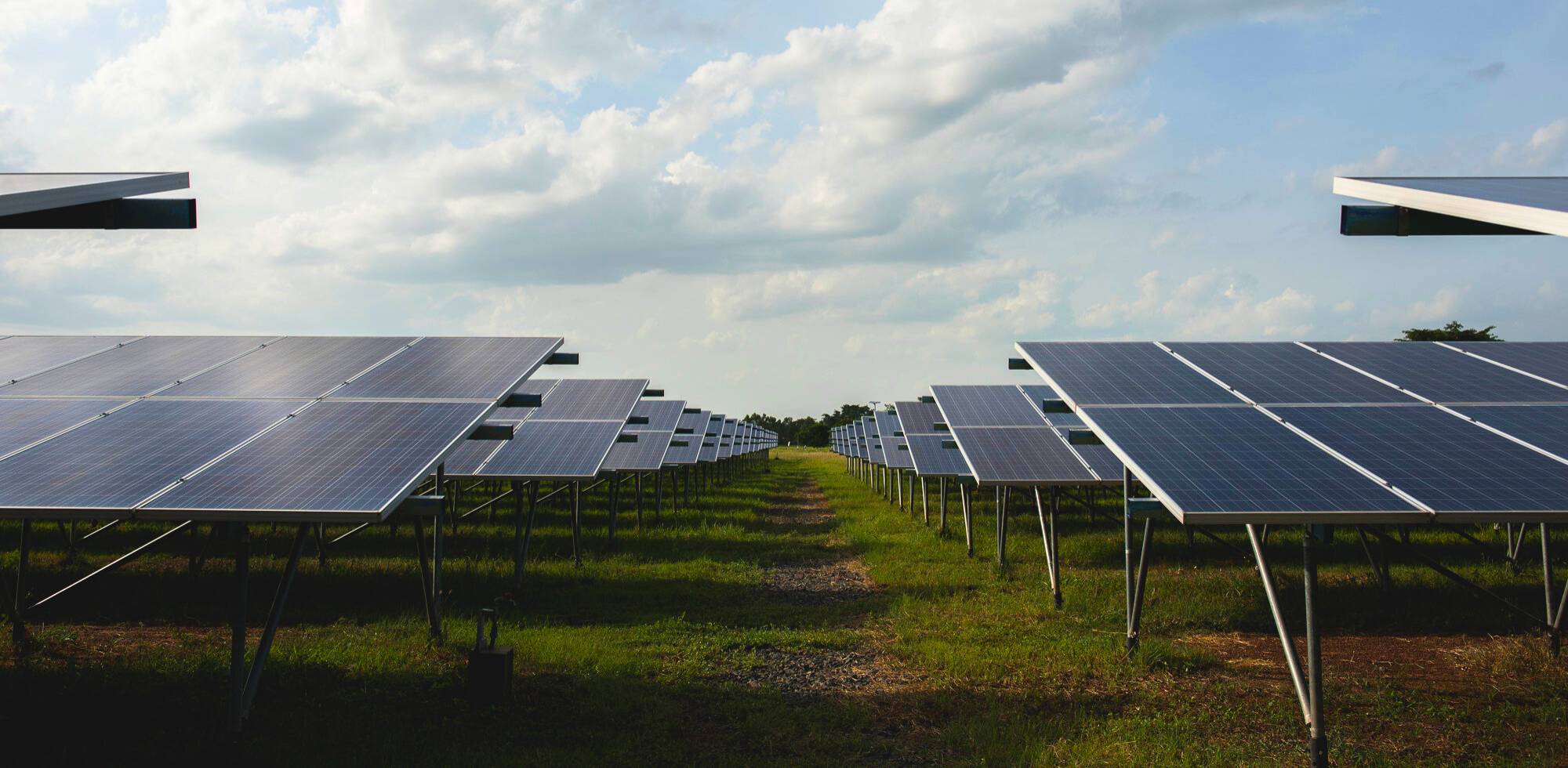 What are non-integrated solar power plants?